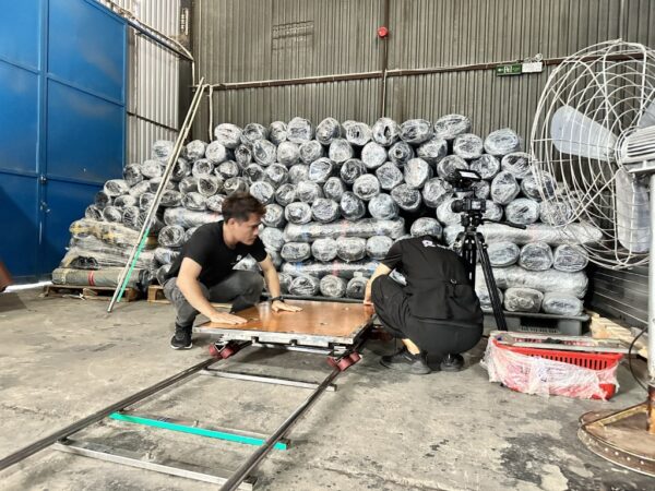 What is a dolly shot? Its significance in professional filmmaking ...
